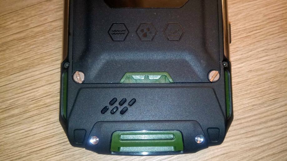 Guophone V88 Mali smartphone otporan na udarce, vodu i prašinu!DualSIM