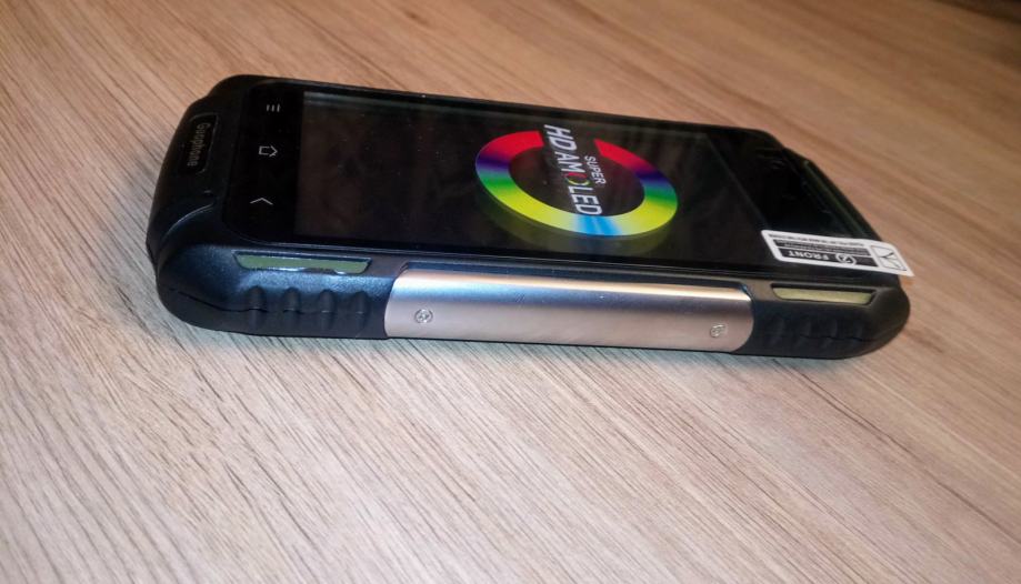 Guophone V88 Mali smartphone otporan na udarce, vodu i prašinu!DualSIM