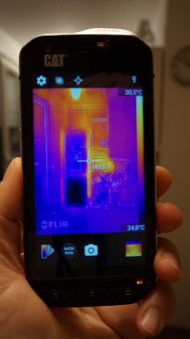 Mobitel sa termovizijskom kamerom Caterpillar CAT S60