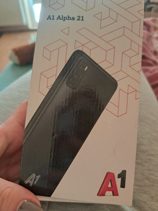 Prodajel mobitel A1 Alpha 21