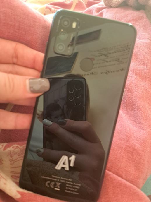 Prodajel mobitel A1 Alpha 21