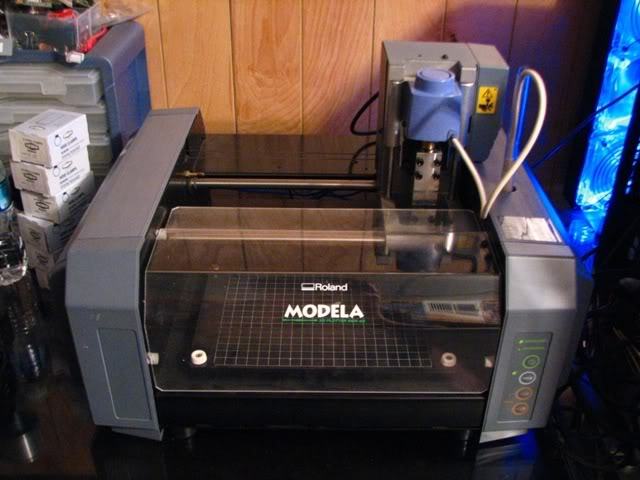 CNC stroj Roland Modela mdx-20