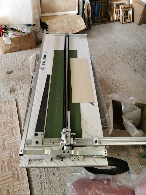 Strojevi i alati za uramljivanje slika