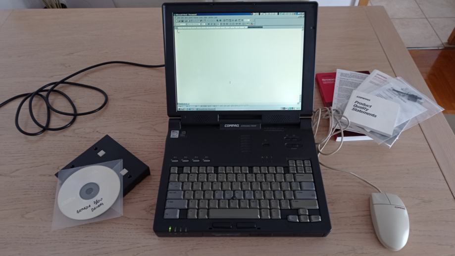 Compaq Armada 7800 - Pentium II, 54 MB RAM, 40 GB HDD
