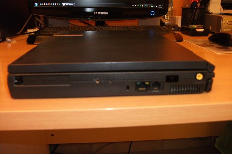 Compaq armada e500, stari laptop