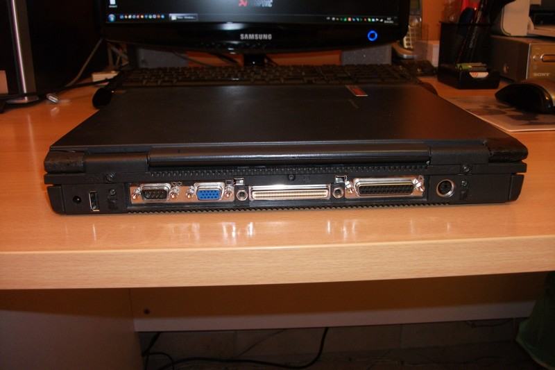 Compaq armada e500, stari laptop