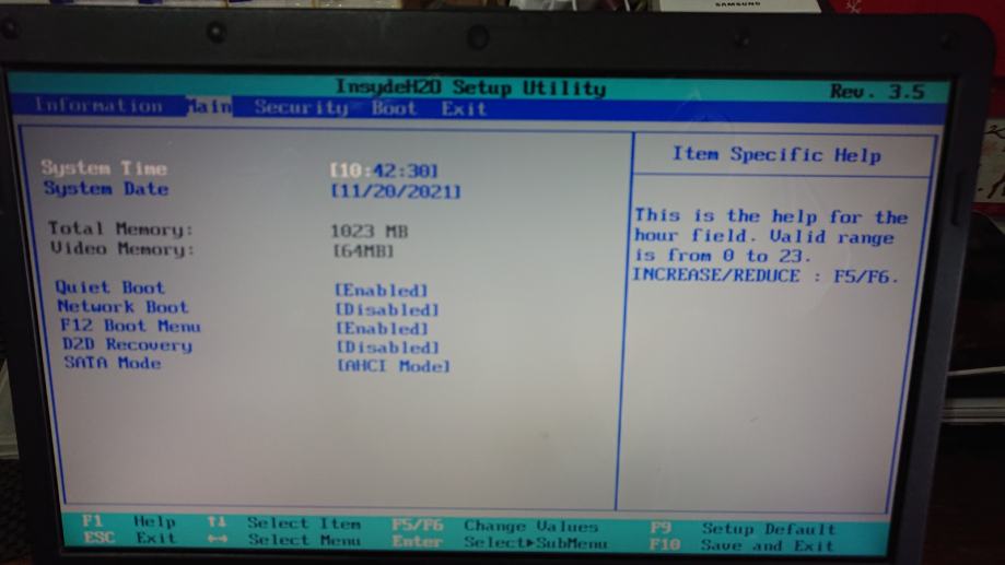 eMachines E527 (Celeron 900, 4GB DDR3 RAM) - NEISPRAVAN (touchpad)