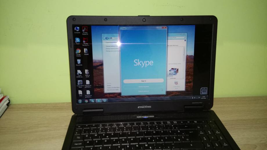 LAPTOP ACER eMACHINES e527