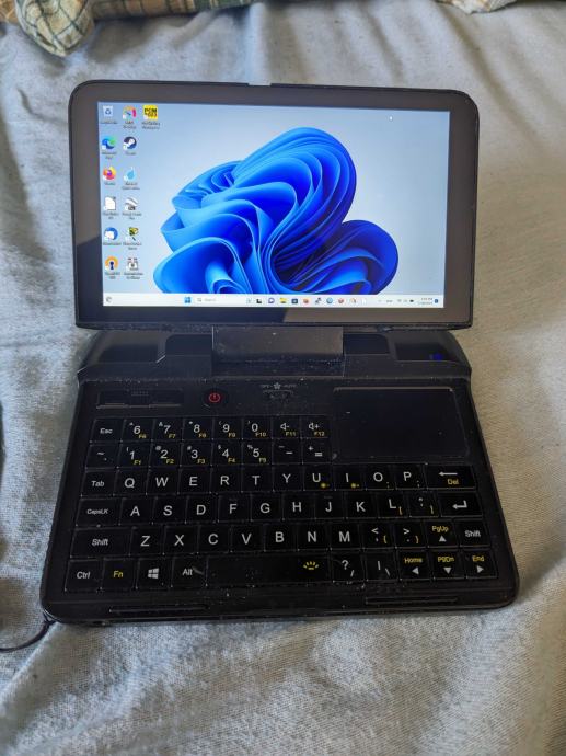 GPD Micro PC 6 laptop idealan za datacentar ili terenski rad.