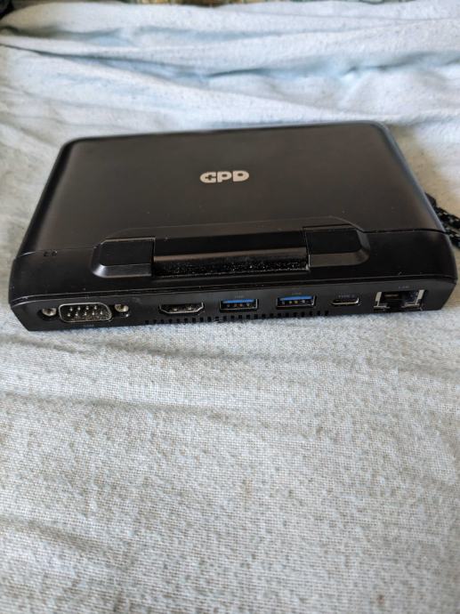 GPD Micro PC 6 laptop idealan za datacentar ili terenski rad.
