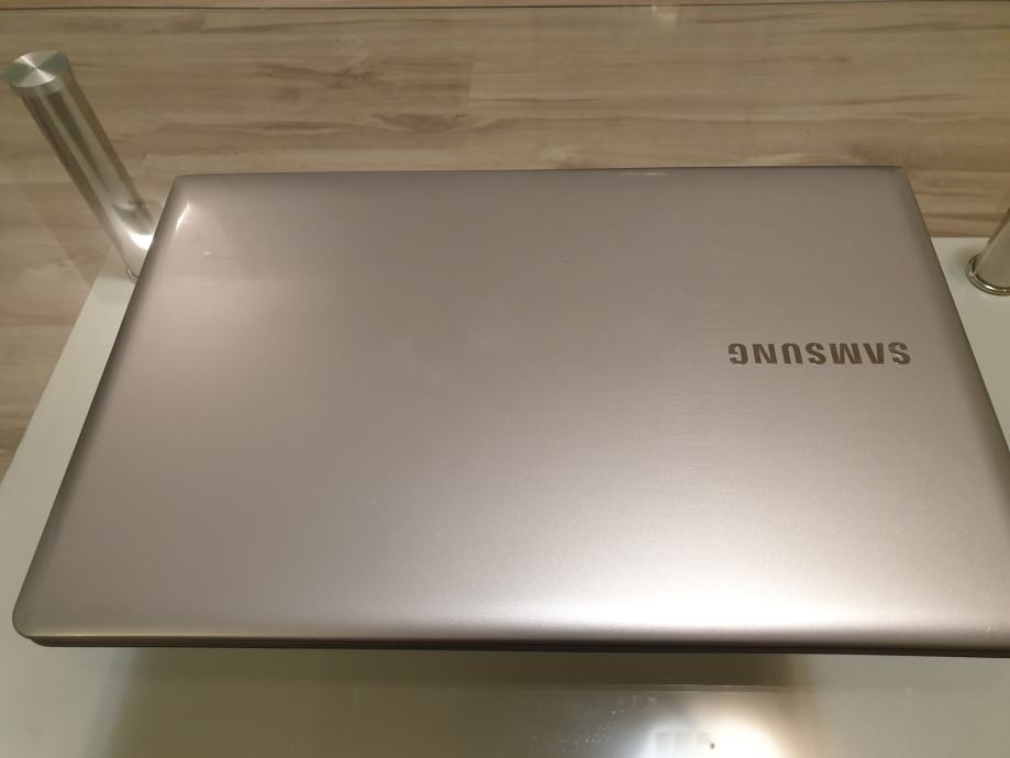 LAPTOP SAMSUNG NP270E5E - K03HS