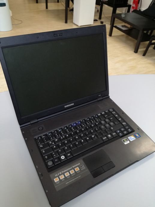 Laptop Samsung P560 - Core 2 Duo @ 2,2 GHz, 2GB RAM, GeForce 9600M GS