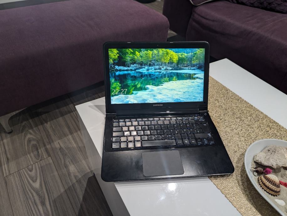Laptop notebook Samsung NP900X3A i5 , 8GB