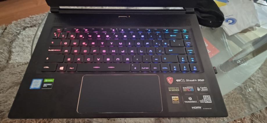 Prodajem laptop MSI Stealth G65 9SD/Intel i7/GTX 1660 Ti 6GB/32GB RAM