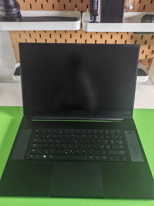 Razer Blade 17 2023