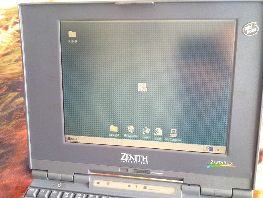 Laptop ZENITH NTB007 (ISPRAVAN, KAO NOV) Retro Vintage Kolekcionarski