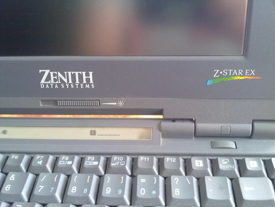Laptop ZENITH NTB007 (ISPRAVAN, KAO NOV) Retro Vintage Kolekcionarski