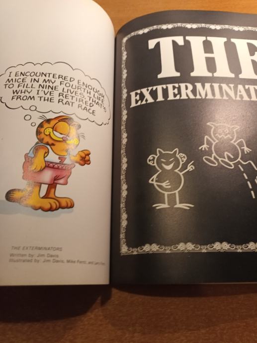 GARFIELD ,His 9 lives