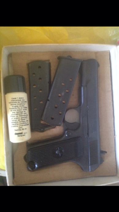 Pištolj Crvena Zastava M-57 - TETEJAC