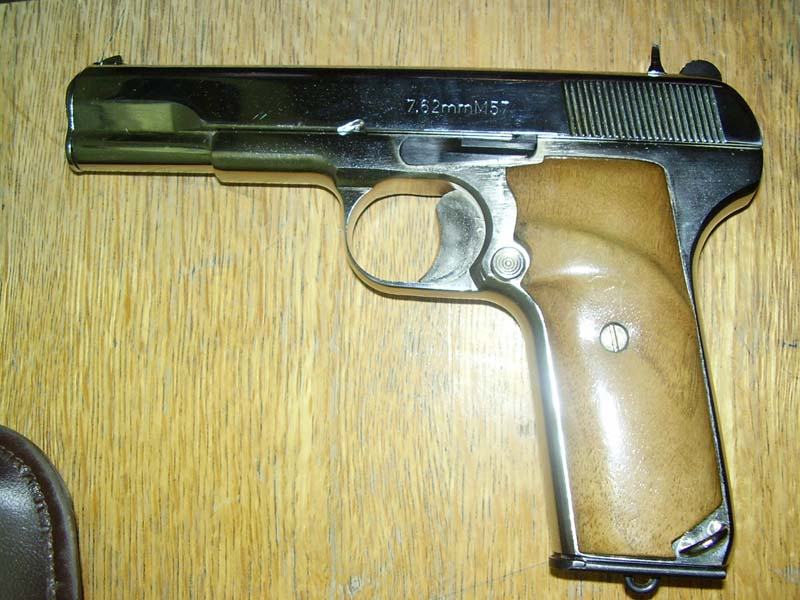 Povoljno prodajem pistolj cz TT 7,62mm