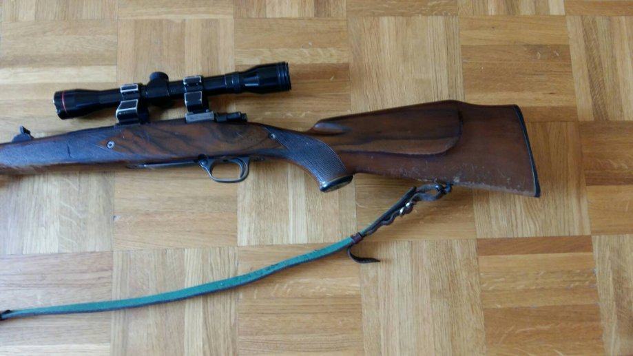 Prodajem pušku Crvena zastava Remington .223, proizvedena 1989
