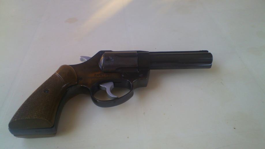 Revolver CZ 357