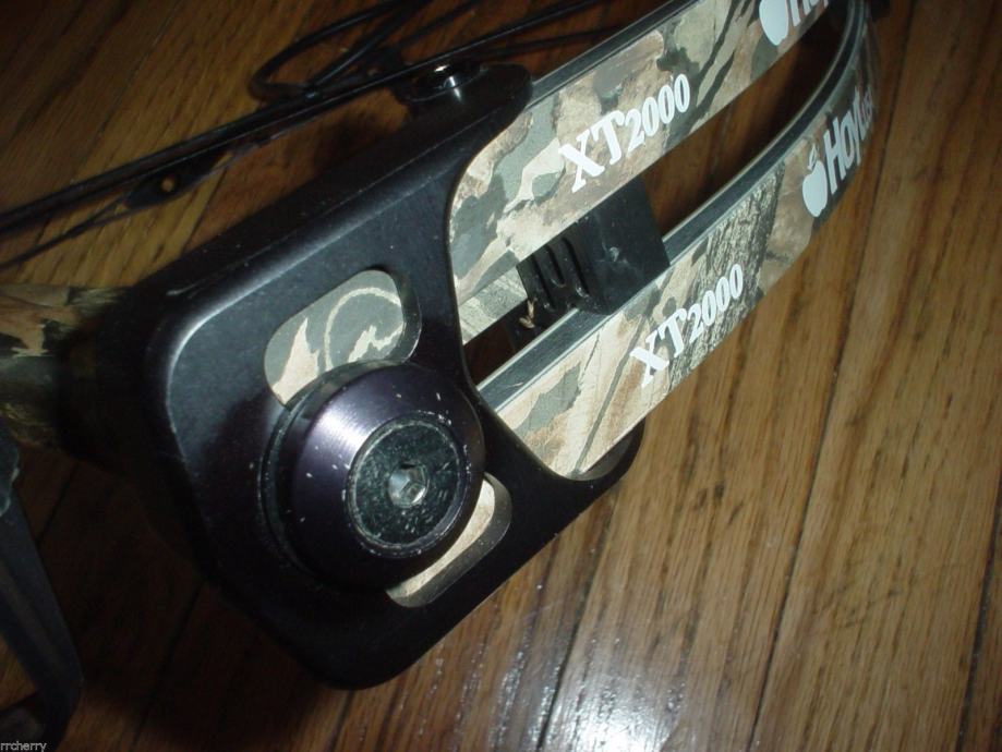 Složeni luk (compound bow) HOYT Magnatec XT 2000