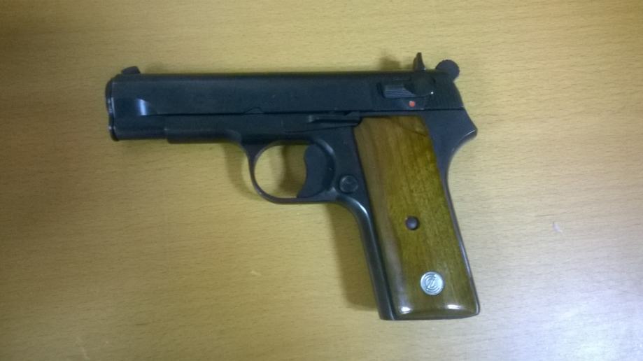 Pištolj crvena zastava M88,9mm