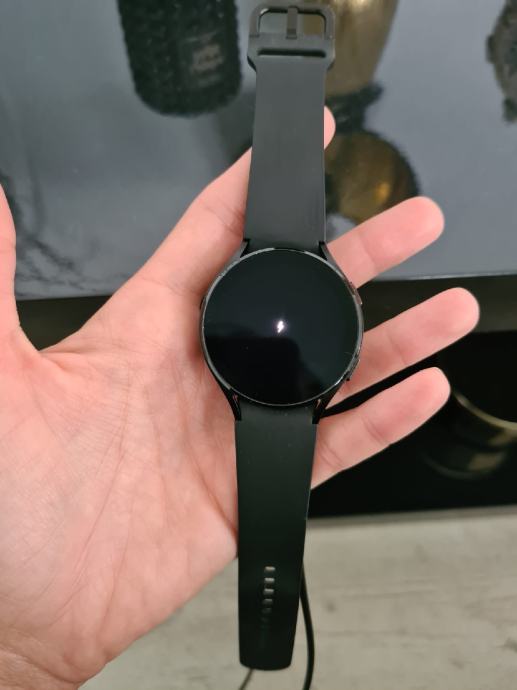 SAMSUNG GALAXY SMART WATCH 4