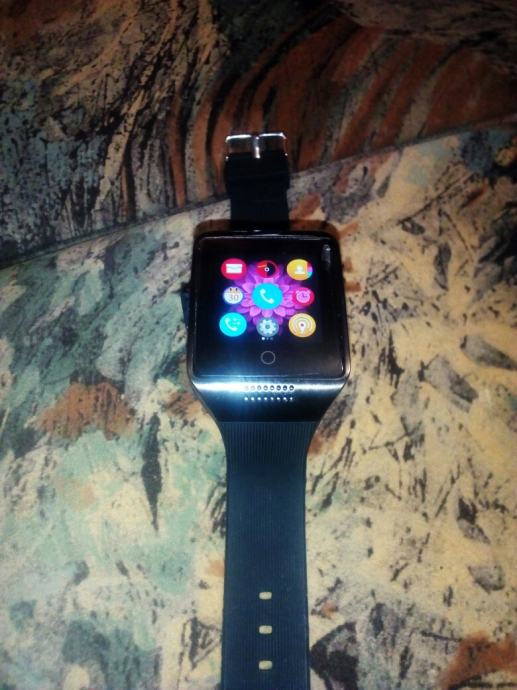 Smart watch Q18