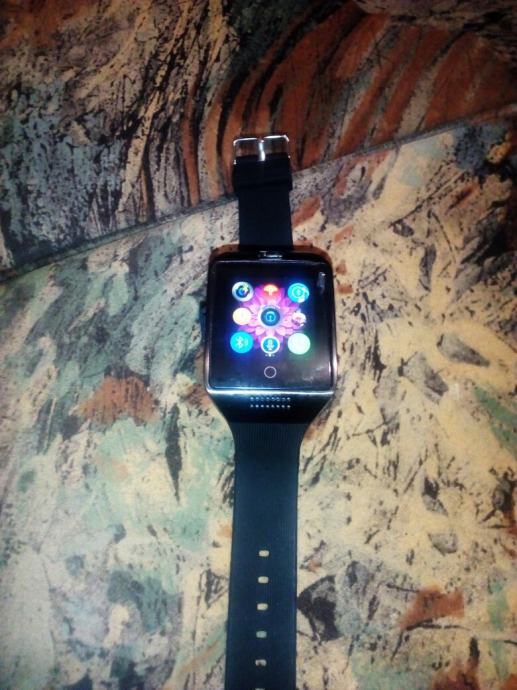 Smart watch Q18