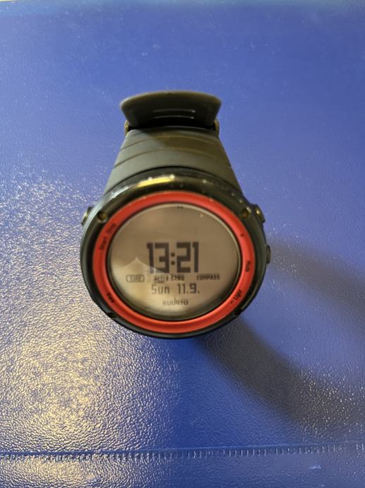 SUUNTO CORE LAVA RED sportski sat