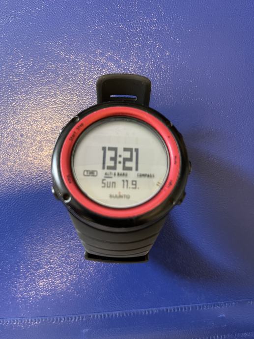 SUUNTO CORE LAVA RED sportski sat