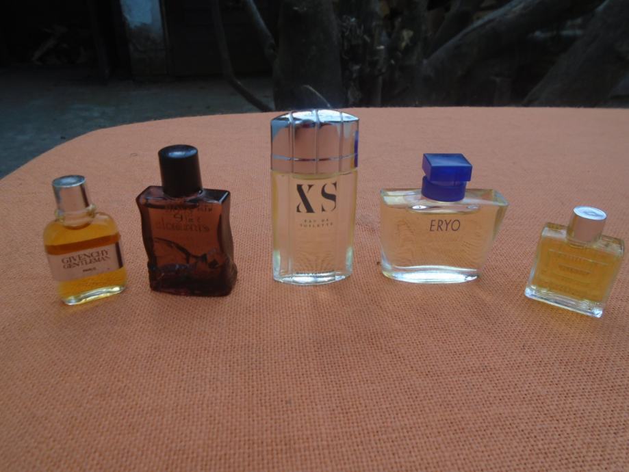 Mini parfemi 20 komada