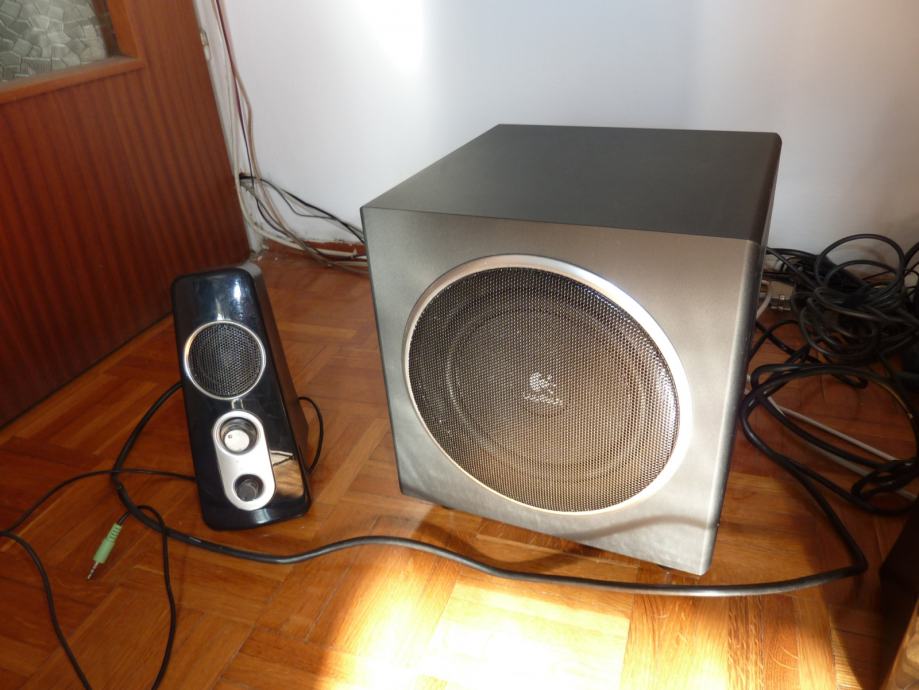 Logitech 2.1 pc speakers z523