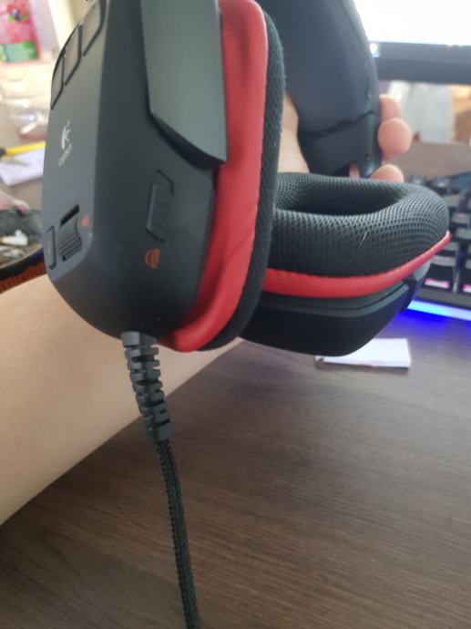 Logitech g35 Gaming 7.1 surround sound headset