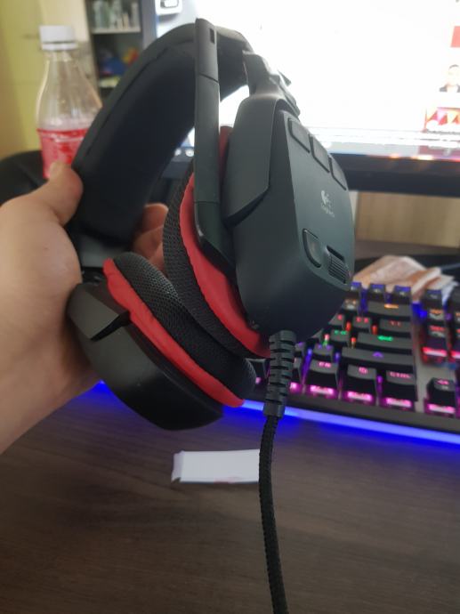 Logitech g35 Gaming 7.1 surround sound headset