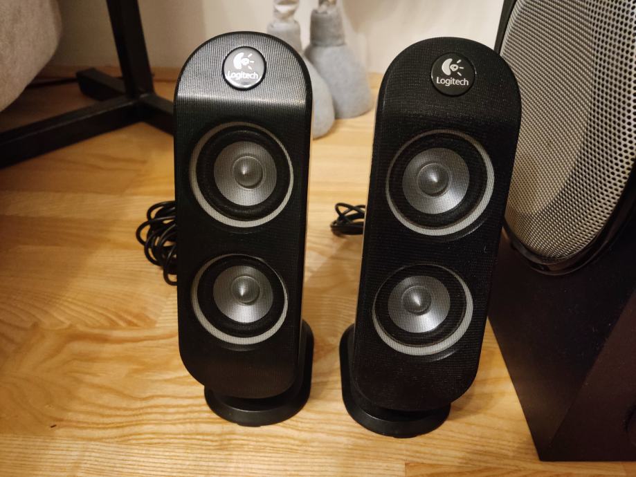 Logitech X-530, 5.1 zvučnici, subwoofer i 5 satelita, ispravno