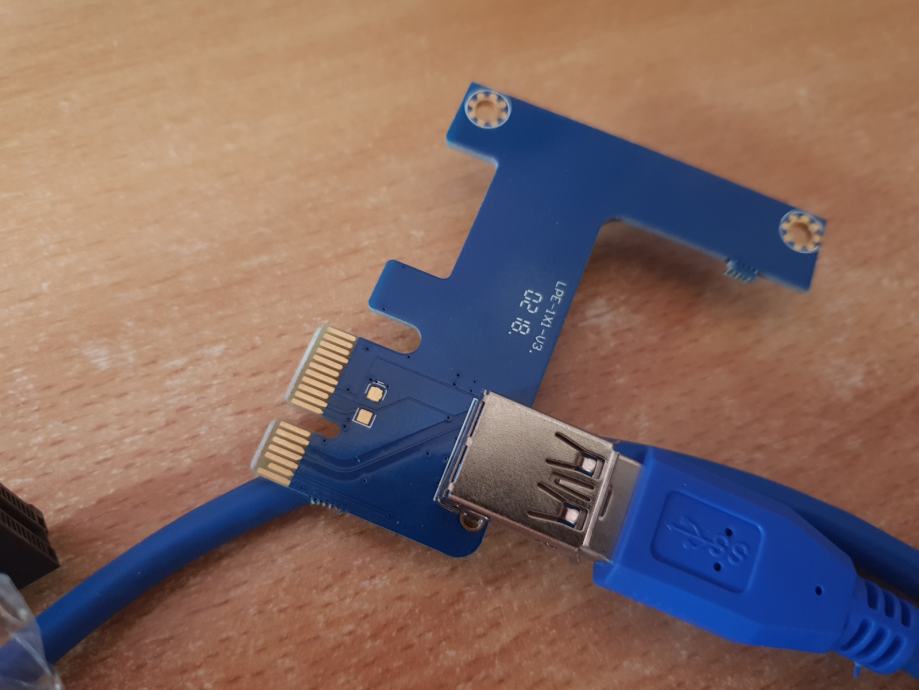 1 PCIe na 3 PCIe adapter + PCIe produžni kabel