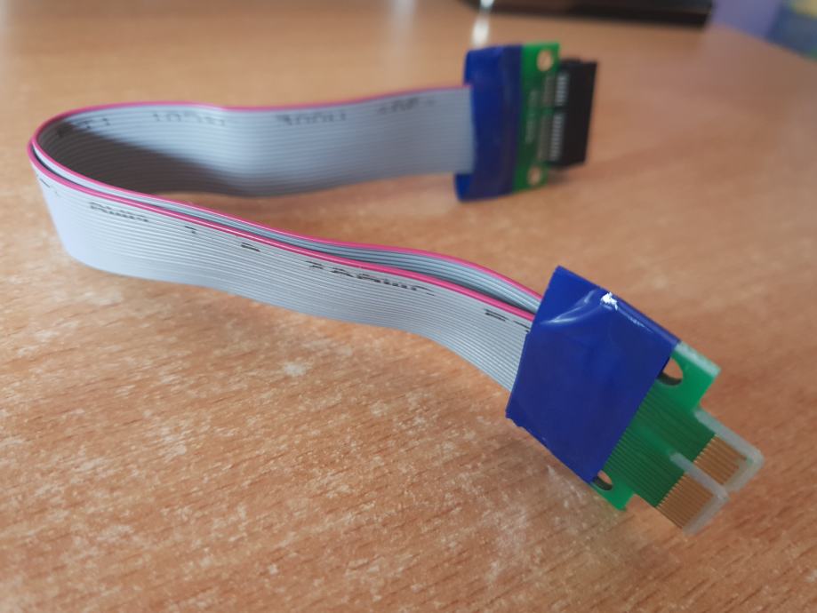 1 PCIe na 3 PCIe adapter + PCIe produžni kabel