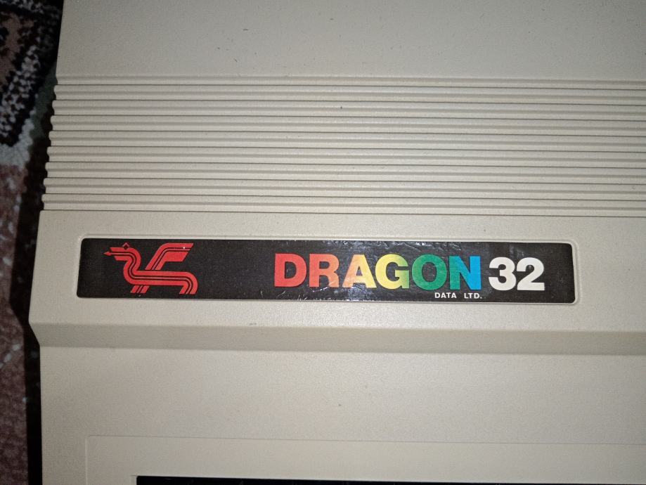 Dragon 32 kučište