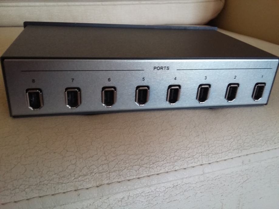 Kramer VS-81FW profesionalni 8 portni firewire switch