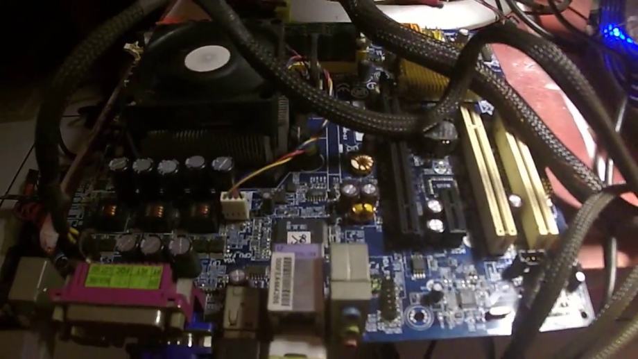 AMD Athlon 64 X2 4400+ -4GB RAM-120GN SSD-500 GB HDD..PODAJE SERVISER