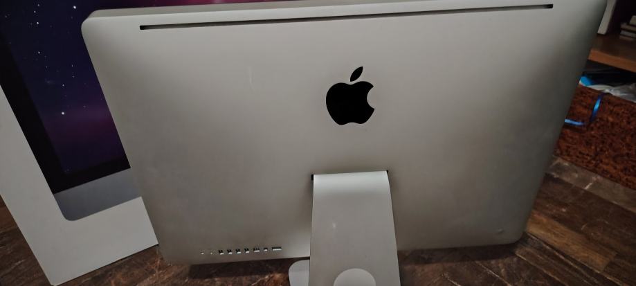 Apple iMac 2010
