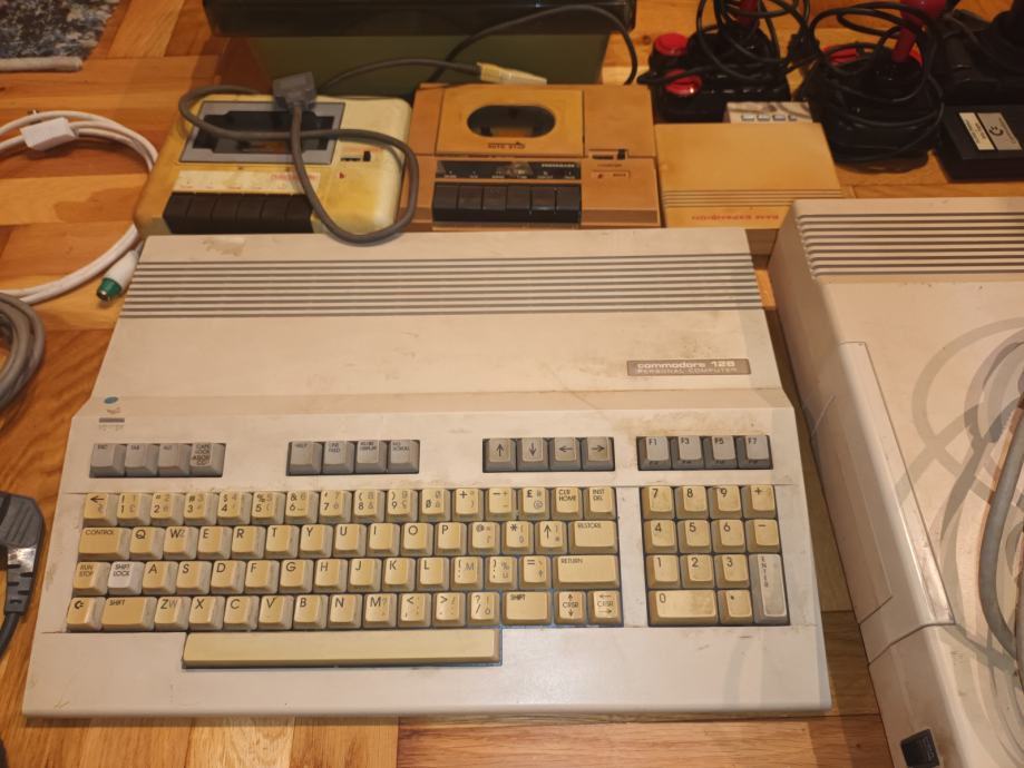 Commodore 128D komplet