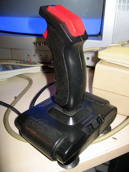 Commodore Amiga 500 kickstart 1.2 + proširenje + floppy emulator HITNO