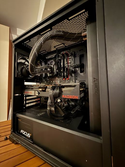 Gaming PC 1440p + Flashfire Suzuka volan