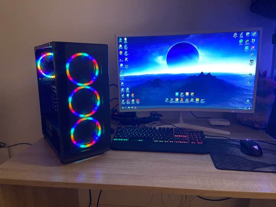 Gaming PC i5 7500 Rx 580 8Gb Ram DDR4 RGB