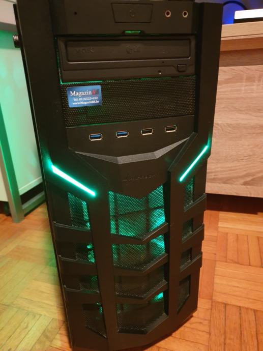 PRILIKA!!! Gaming pc + razer oprema + monitor 2k 144hz