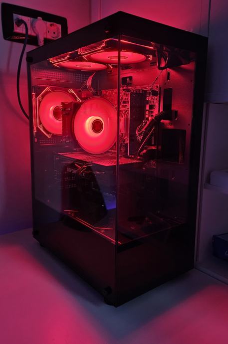 Gaming PC RGB (i7-9700K, RTX 2060 SUPER 8GB, 16GB RAM, SSD 1TB + 4TB)